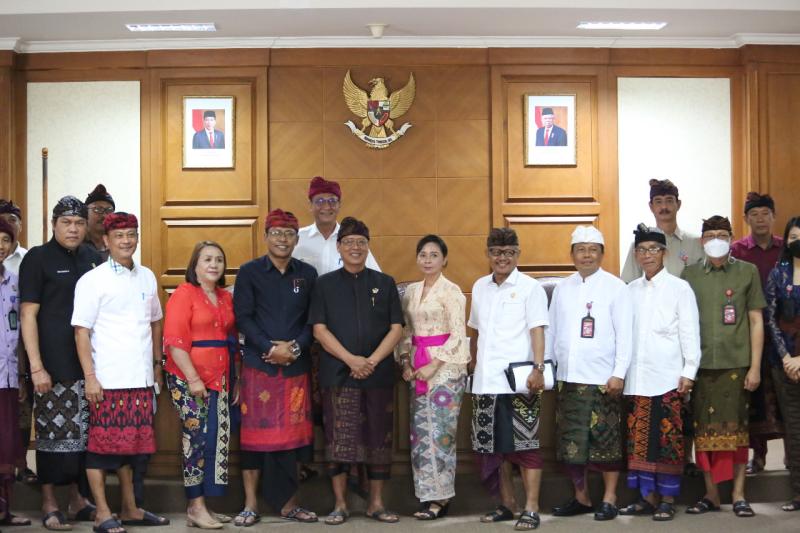 Rapat Pansus Ranperda Perubahan Atas Perda 3/2011 tentang Organisasi dan Tata Kerja BPBD | Bali ...